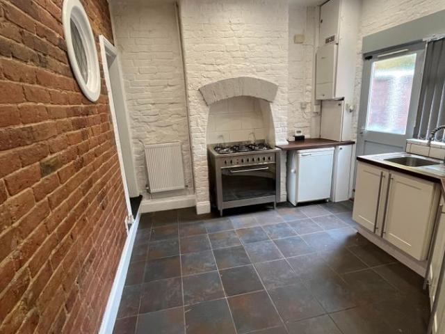 Rood Hill, Congleton CW12, 2 bed cottage to rent, £800 pcm | PrimeLocation