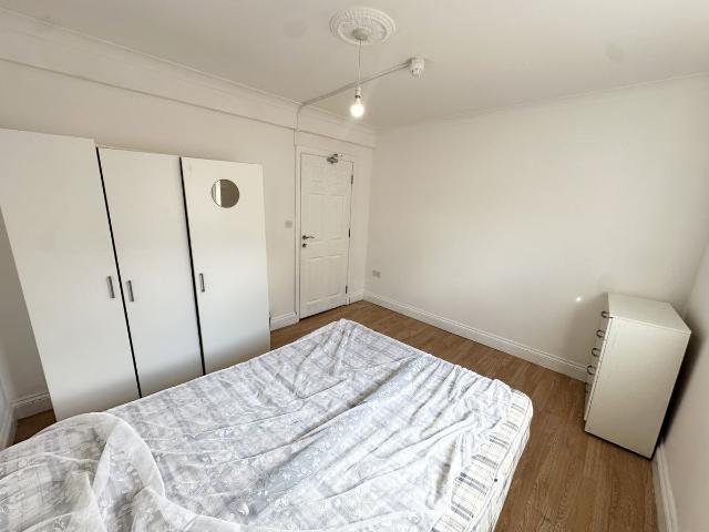 Rookery Close, Colindale, London NW9, Studio to rent, £925 pcm | PrimeLocation