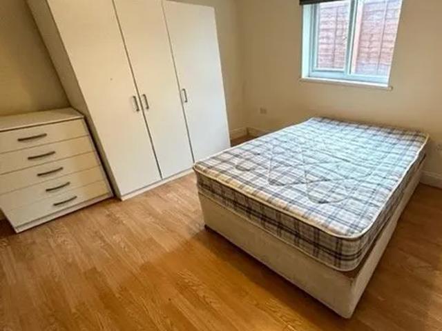 Rookery Close, The Hyde, London, NW9 6QJ, United Kingdom | Room for rent #165461007 | Rentberry