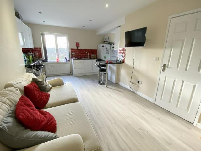 Rookery Road Copy, Selly Oak B29 6 bed house to rent £2,607 pcm £602 pw