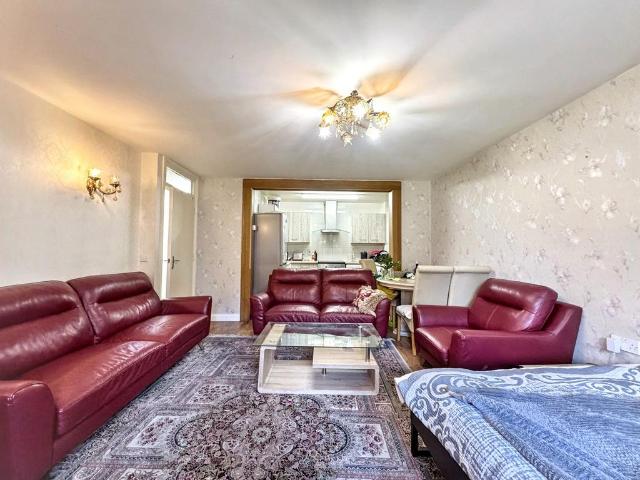 Rookery Way, Geneva Court, NW9 1 bed flat to rent £1,650 pcm £381 pw