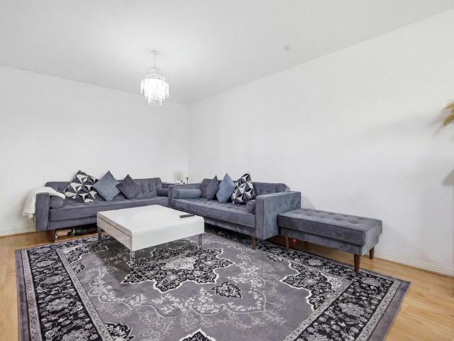 Rookery Way, London 2 bed apartment to rent £2,000 pcm £462 pw