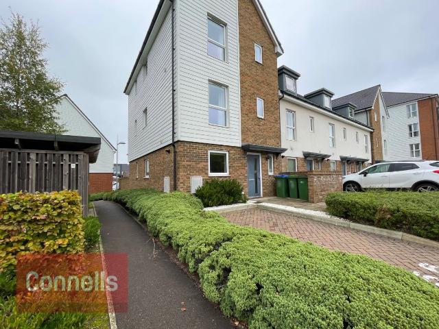 Rookfield Road, Horsham RH12, 4 bed property to rent, £2,395 pcm | PrimeLocation