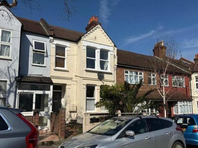 Rookstone Road, London, 2 Bedroom Apartment