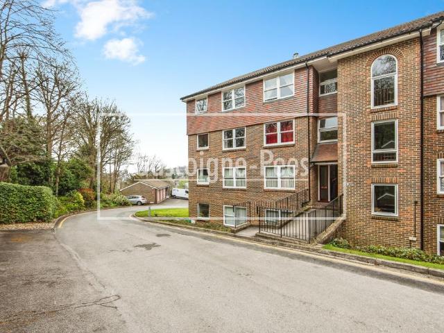 Rookwood Court, Guildford, GU2 2 bed apartment to rent £1,900 pcm £438 pw