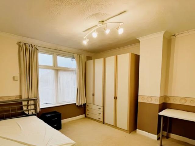 Room2