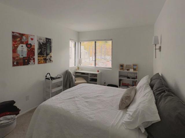 Room4Rent –2 Bed/2.5 Bath Condo in Calabasas