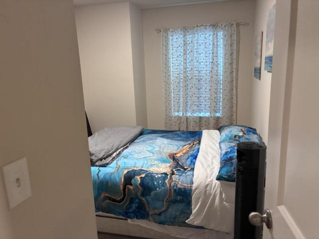 Room mates wanted