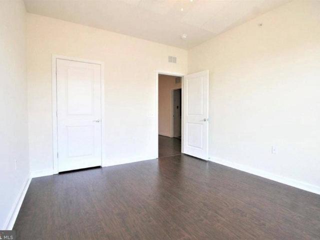 Room Near GMU in Fairfax Townhome