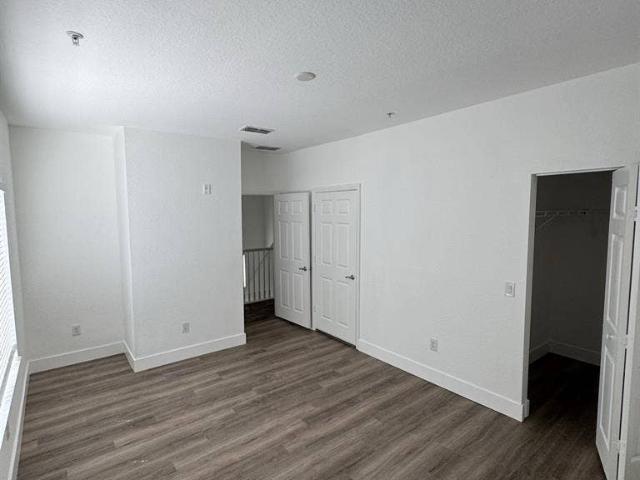 Room near mall at Millenia!