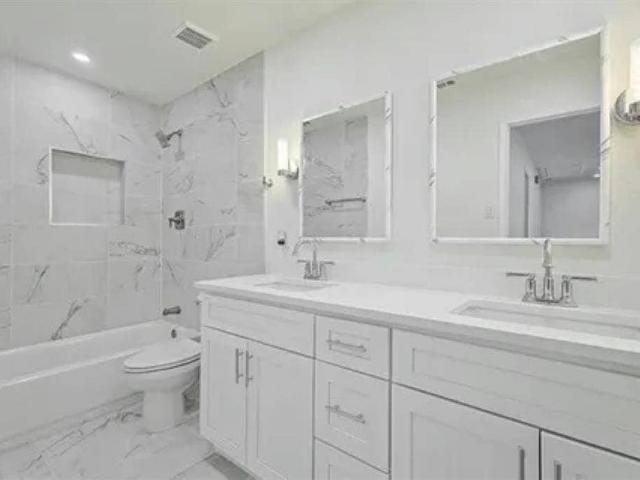 Room/ office /bathroomm