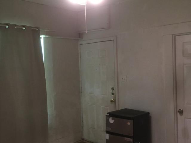Room on a art compound available