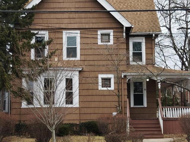 Room on Ellsworth Ave