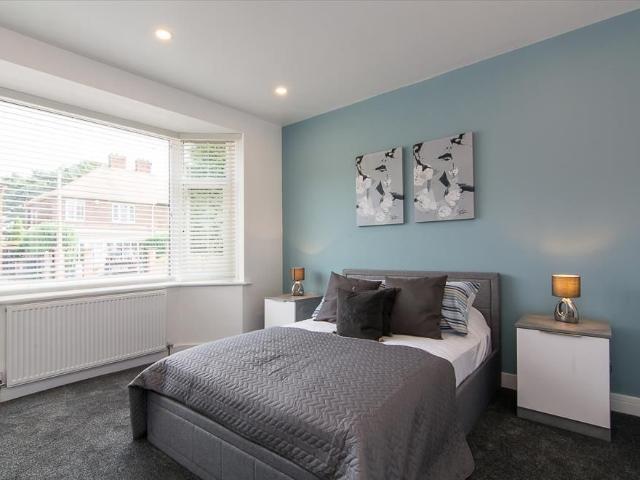 Room One, New Vale Road, Colwick, Nottingham NG4, Room to rent, £650 pcm | PrimeLocation