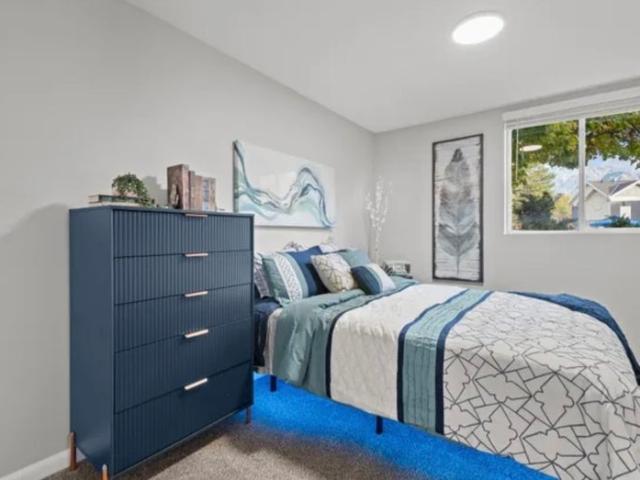 Room open 2 bed 2 bath in Millcreek