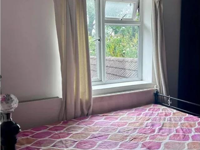 Room at Mulberry Drive, Slough