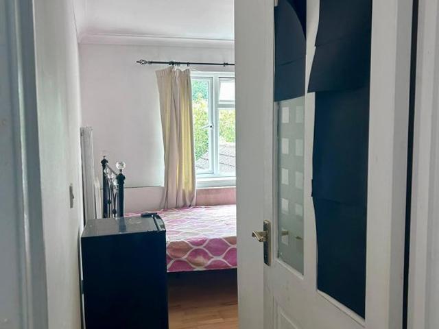 Room at Mulberry Drive, Slough