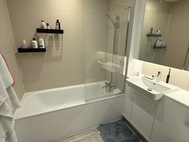 Room at Mulberry Way, Greater London
