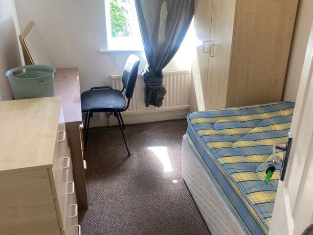 Room at Muller Road, Bristol