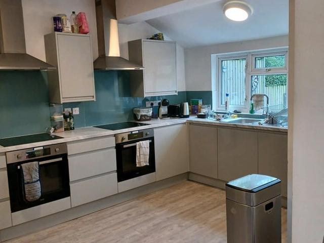 Room at Muller Road, Bristol