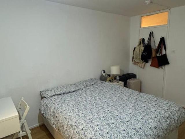 Room at Musbury Street, Greater London