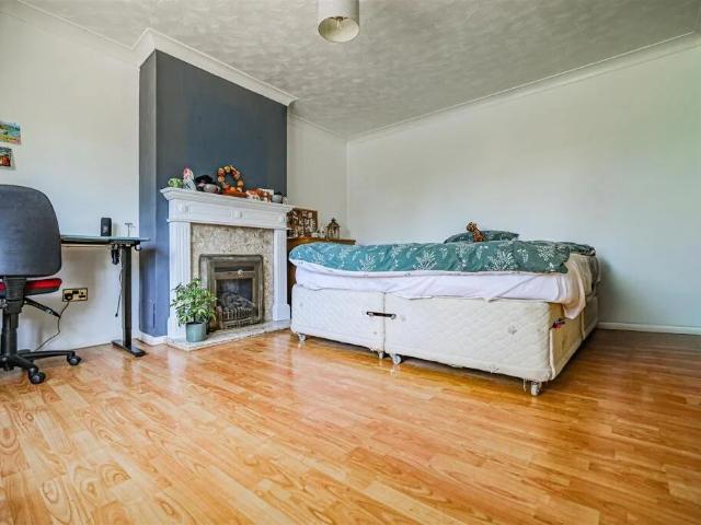 Room at Musk Hill, Dacorum