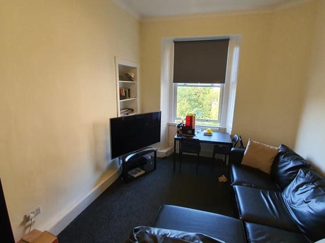 Room at Murieston Crescent, City of Edinburgh