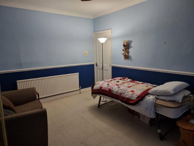 Room at Murray Avenue, Greater London
