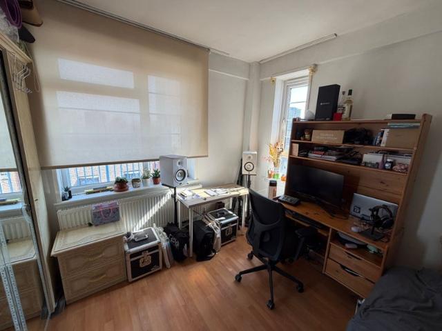 Room at Murray Grove, Greater London