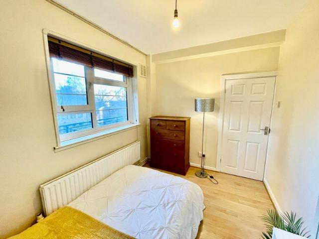 Room at Murray Grove, Greater London