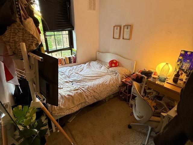 Room at Murray Grove, Greater London