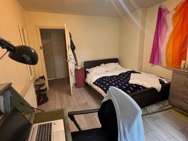 Room at Murray Grove, Greater London