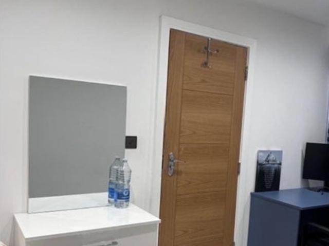 Room at Murtwell Drive, Epping Forest