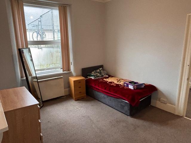 Room at Mutley Plain, Plymouth
