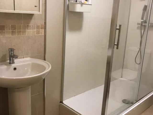 Room at Myddleton Avenue, Greater London