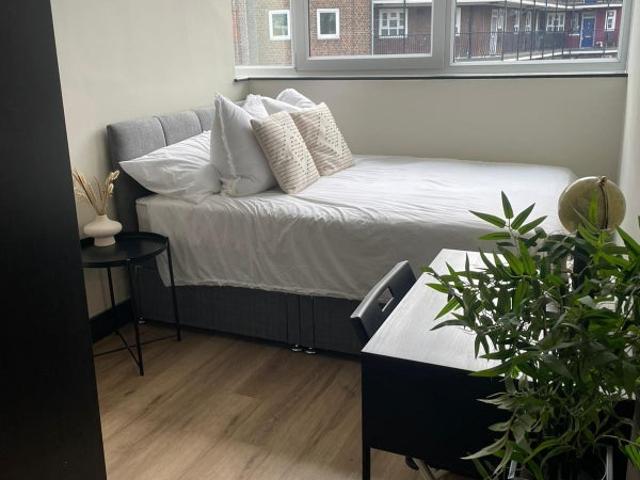Room at Myrtle Walk, Greater London