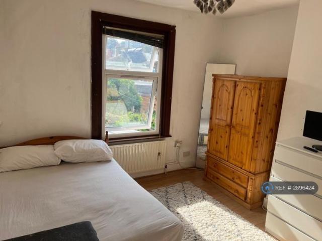 Room at Myrtledene Road, Greater London