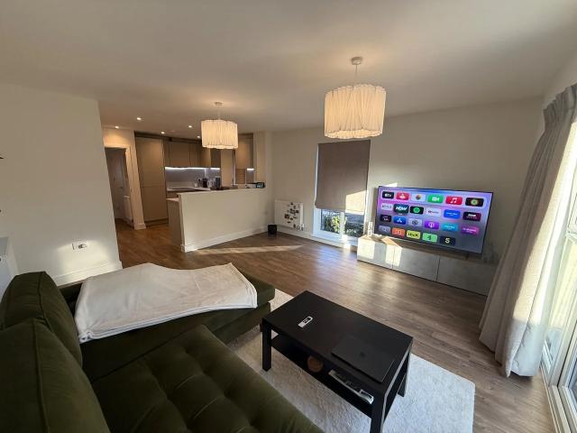 Room at Myton Road, Warwick