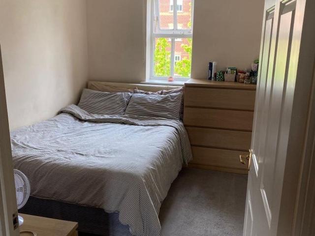 Room at Macmillan Way, Greater London