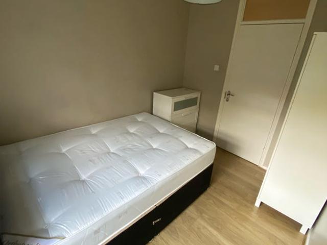 Room at Macaulay Road, Greater London