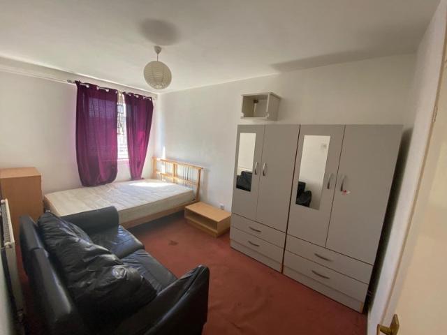 Room at Mace Street, Greater London