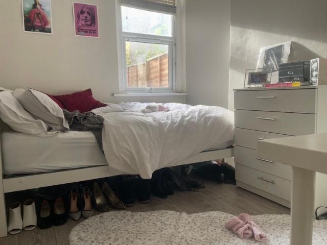 Room at Mabley Street, Greater London