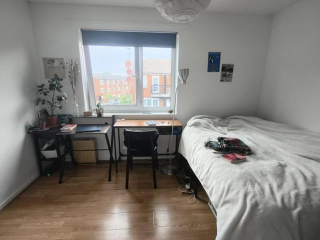 Room at Mabley Street, Greater London