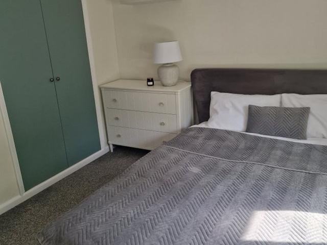 Room at Magpie Walk, Crawley
