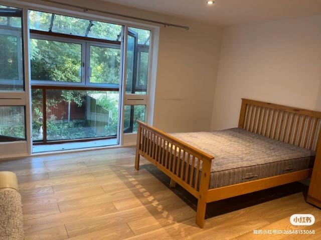Room at Madeira Road, Bournemouth
