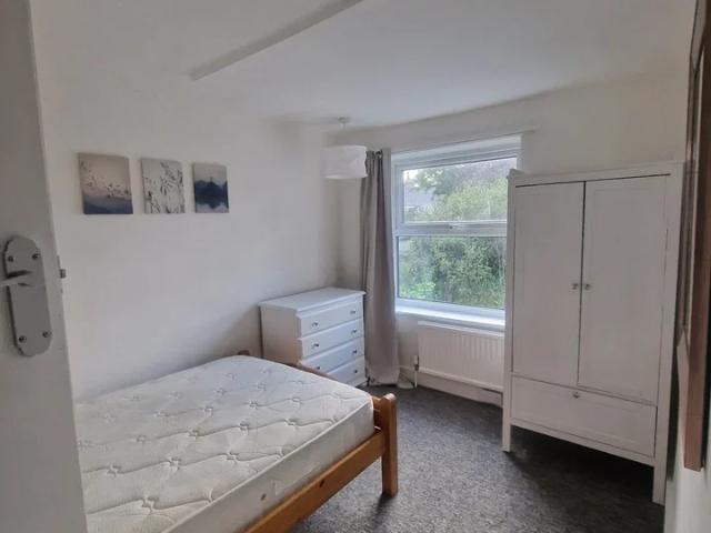 Room at Madras Road, Cambridge