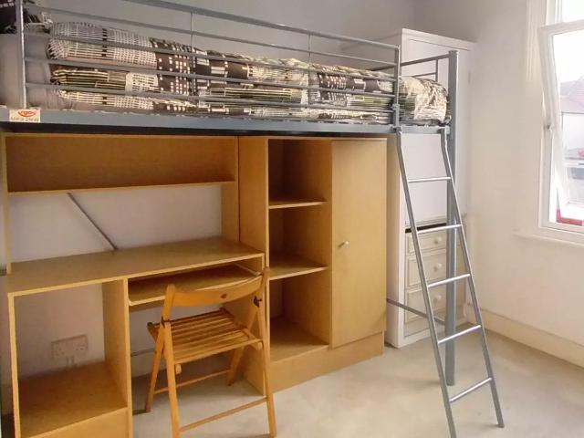 Room at Mafeking Avenue, Greater London