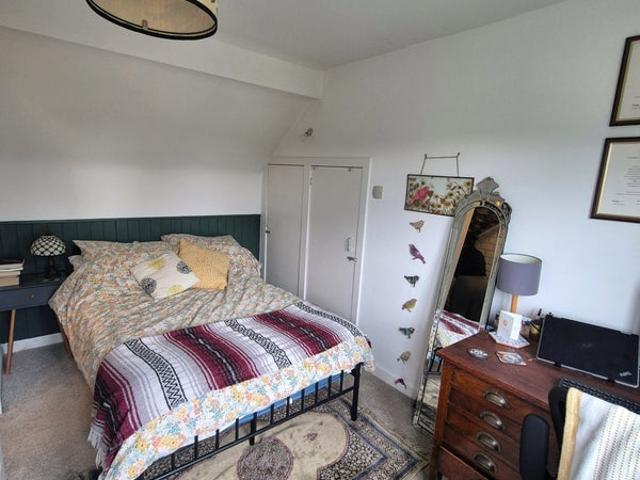 Room at Main Street, East Calder