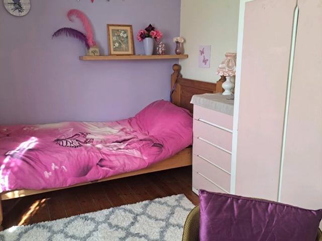 Room at Main Street, Peterborough