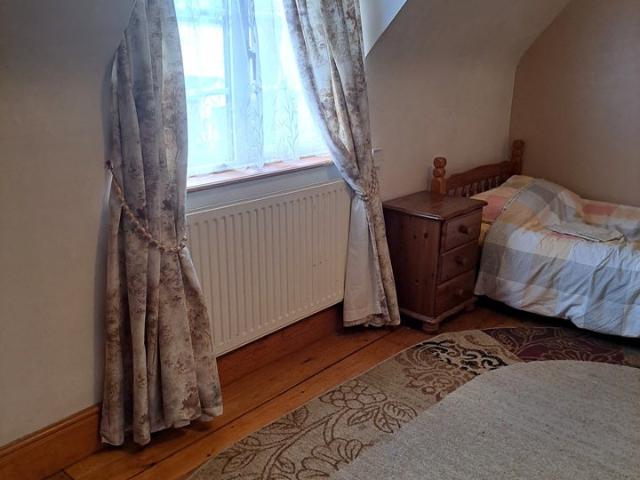 Room at Main Street, Peterborough